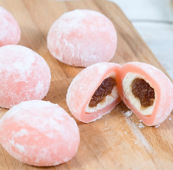 Strawberry Mochi (Japan) - www.professorsnacks.com